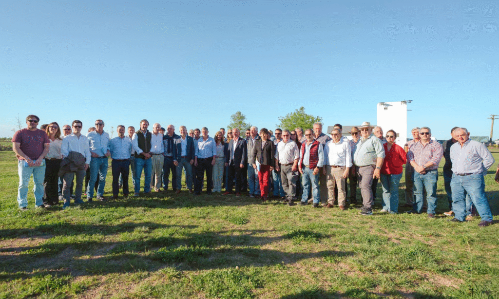 El gobernador Frigerio visitó el campo experimental de Proarroz y ...